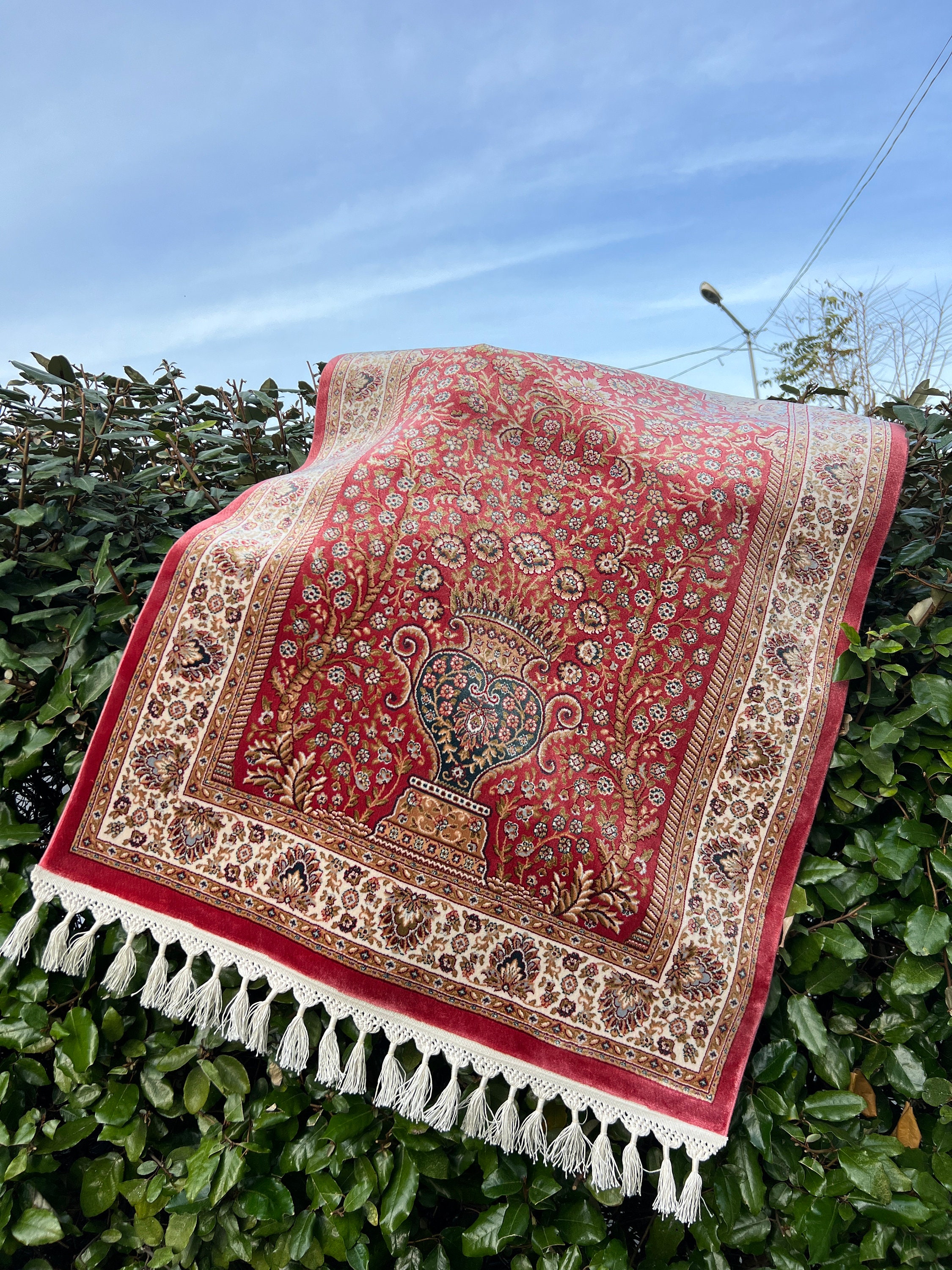 2.74 X 4.12 Red Beige Silk Prayer Mat, Luxury Muslim Prayer Rug ...