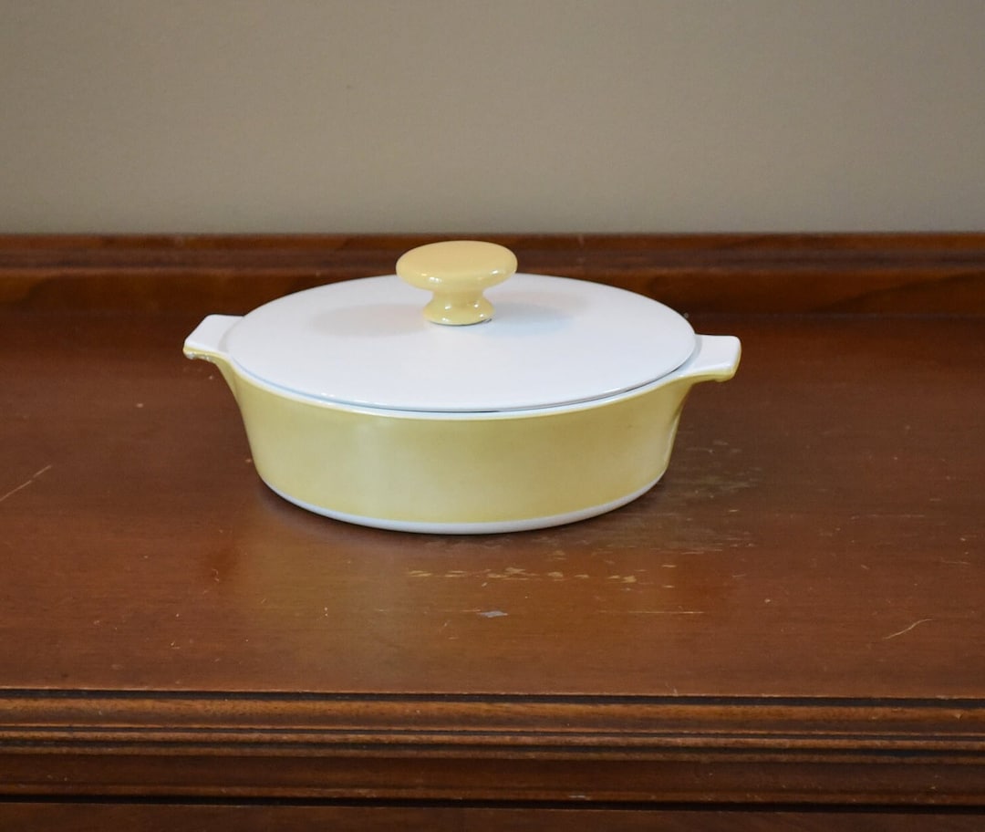 Vintage Corning Ware B-1-B / 1QT Round Buffet Server in Yellow ...