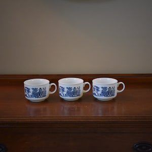 3 Churchill Pottery Blue Willow Large Mugs 7floz. in Excellent ...