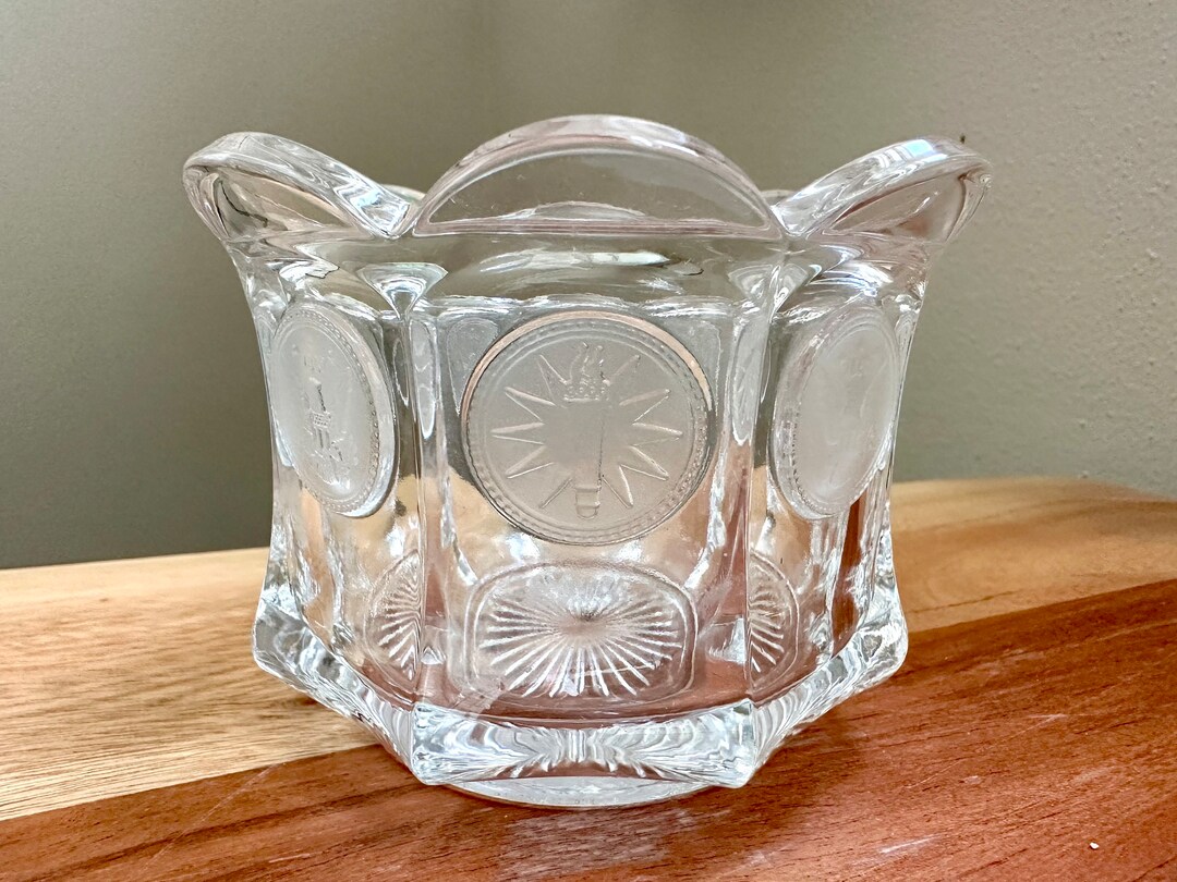 Vintage Fostoria Clear Coin Glass Bowl Scalloped Rim Liberty Bell 1886 ...