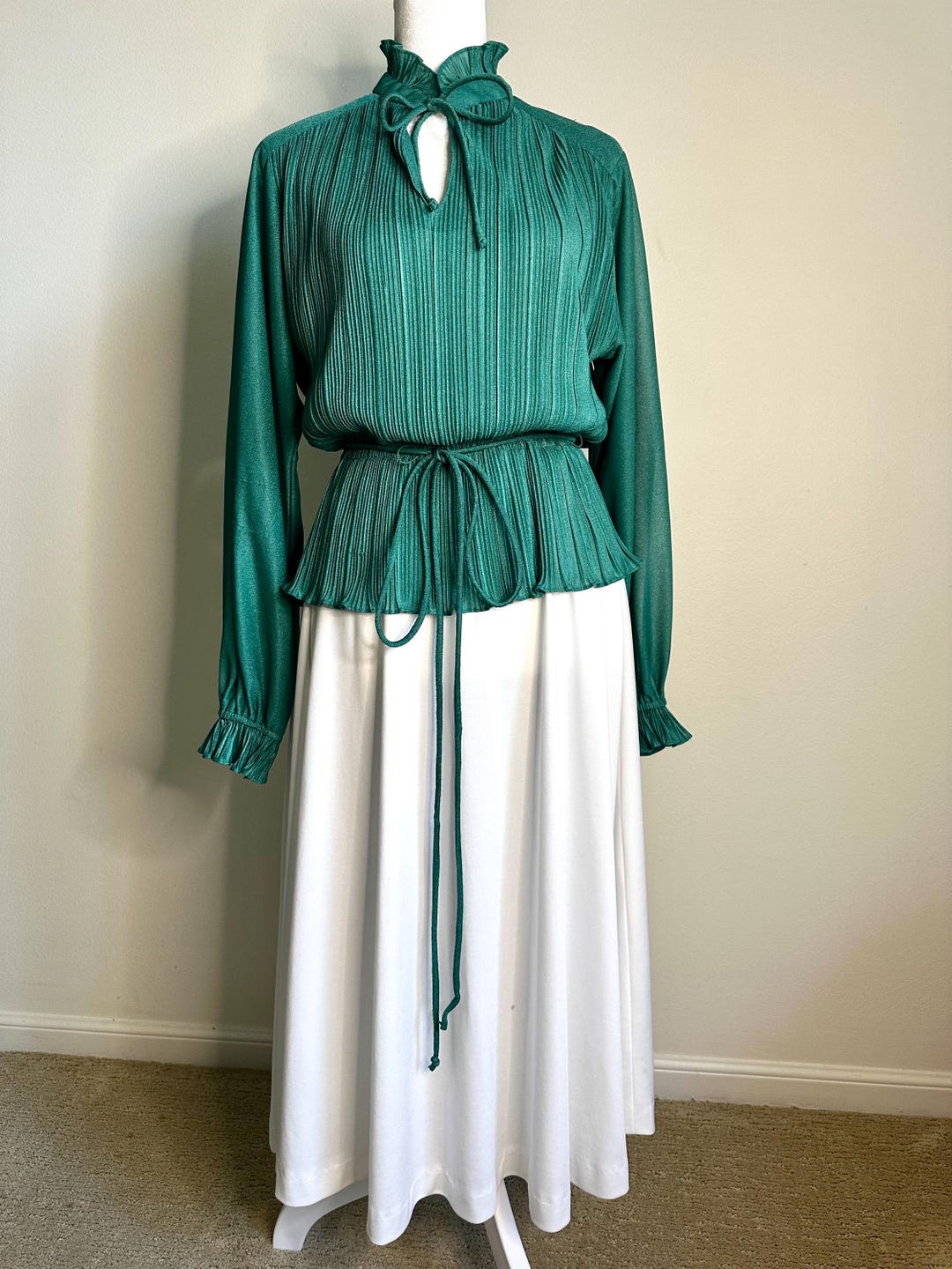 Vintage 1970s Secretary Disco Midi Dress Tie Bow Ruffle Neck Green ...