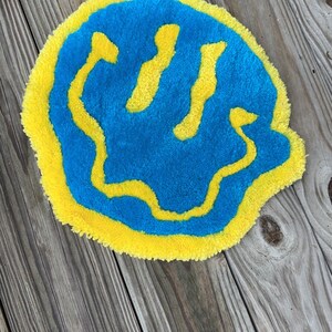 Trippy Smiley Face Rug - Etsy