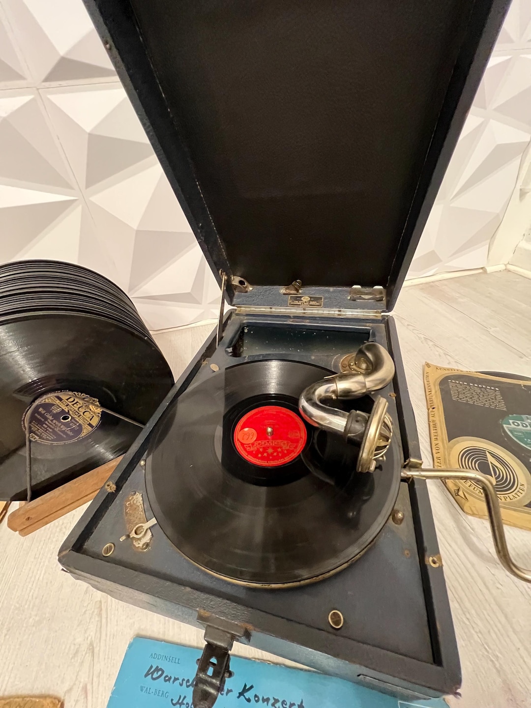 Antique Record Player Old Gramophone Vintage Gramophone - Record Player ...