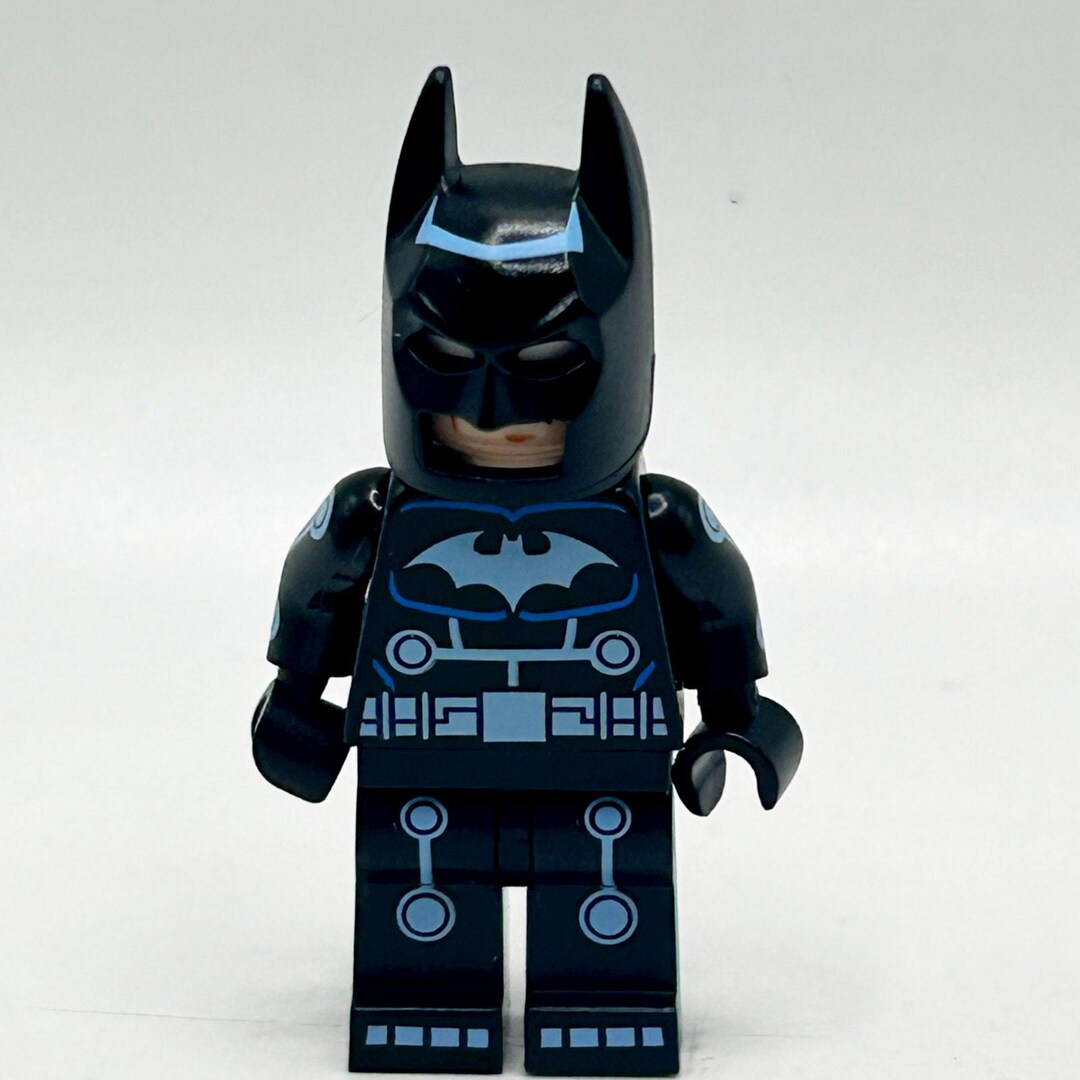 LEGO Batman Minifigure Batman - Electro Suit Sh0046 DC Comics 5002889 ...