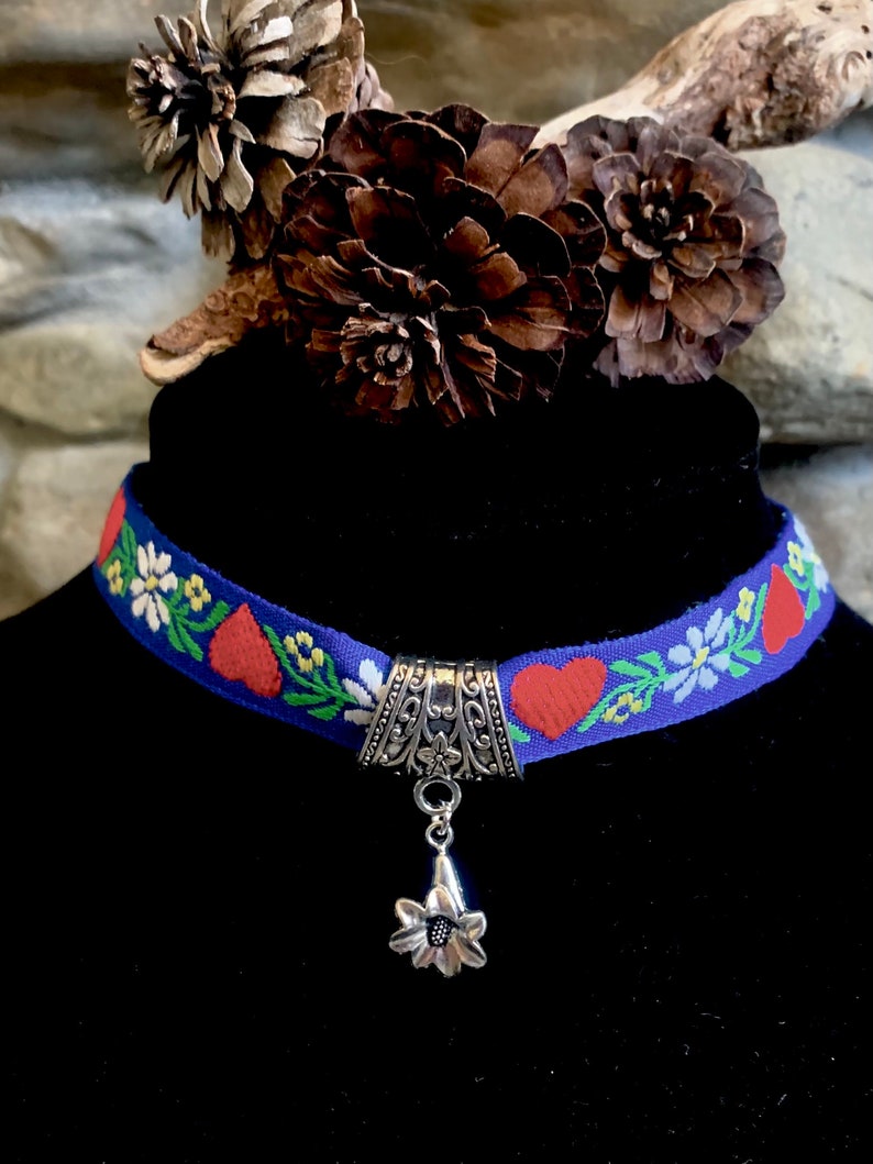 Choker Gentian Flower Pendant Choker: Alpine Edelweiss Ribbon Necklace ...