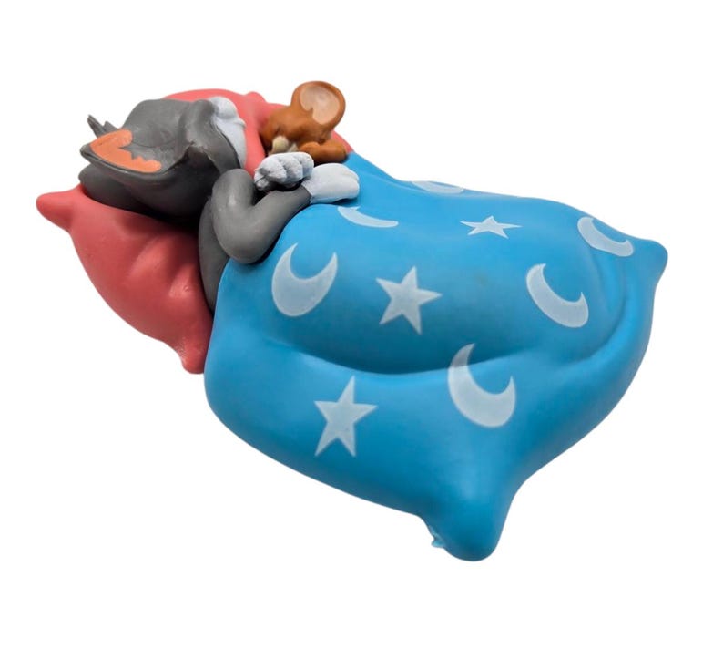 Cartoon Tom & Jerry Figurine Ornament – Tom and Jerry Sleeping in Bed ...