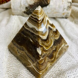 3 1/8” Banded Rootbeer Calcite Pyramid - Etsy