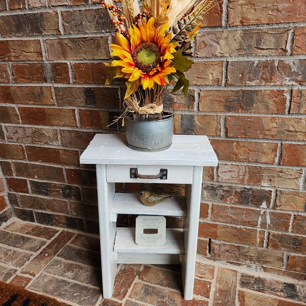 White Vintage End Table - Etsy