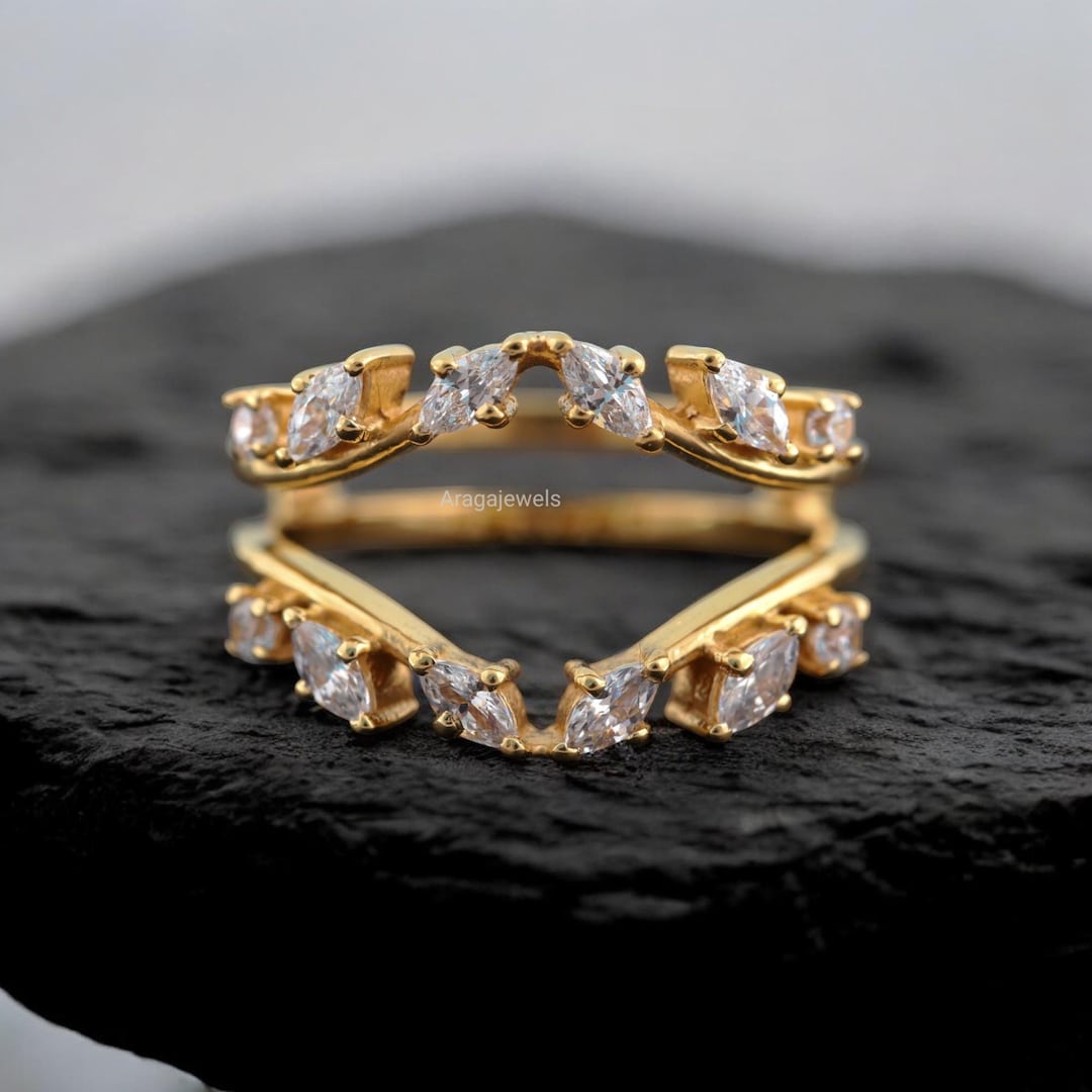 Diamond Ring Guard for Round Solitaire Ring, 14K Gold Classic Halo Ring ...