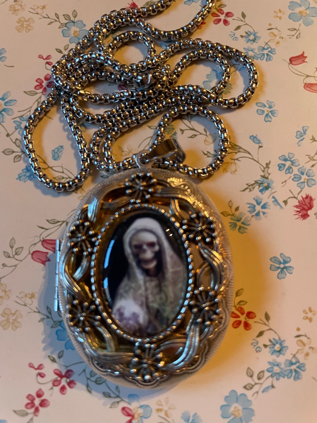 La Santa Muerte Medallion Reliquary 5x4cm With Chain - Etsy