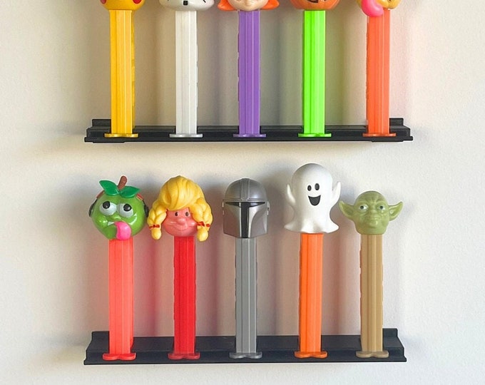 Zigzag Rows 16 Wide PEZ Dispenser Display Shelf Stadium Style Fits ...