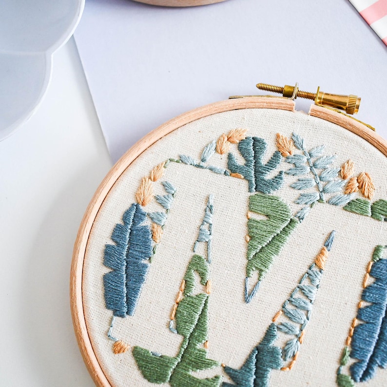 Letter 'D' Jungle Leaf Embroidery Pattern / Leaf Embroidery Pattern ...