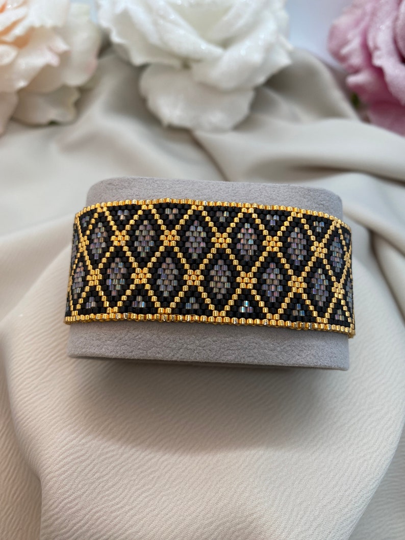 Miyuki Delica Beaded Bracelet Pattern | Even Count Peyote, Geometric ...