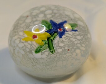 Handblown Glass Paperweight / Vintage Paperweight - Etsy