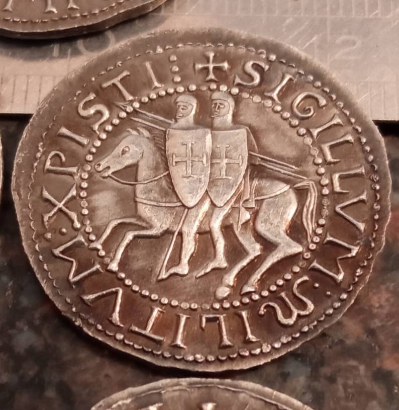 1 Medals Piles Seal of the Templars Facing Coat of Arms Knights Templar ...
