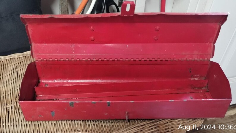 Rustic Metal Tool Box Vintage - Etsy