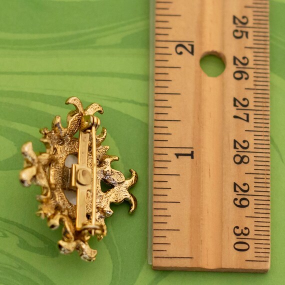 Vintage Victorian Intricate Pearl Crest Brooch - W14 - Gem