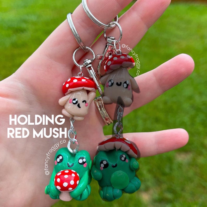 Handmade Frog Holding Mushroom Toadstool Froggy Garden Figurine Frog ...