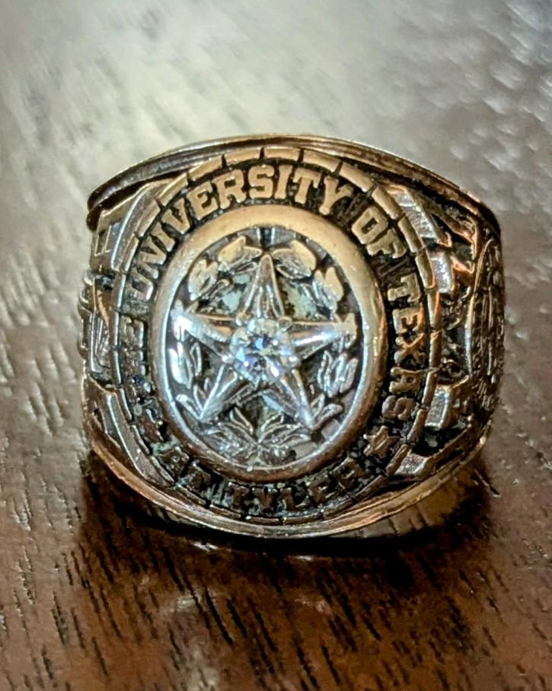 University of Texas at Tyler 10k Gold Class of 1977 Class Ring W ...