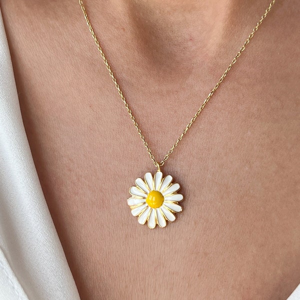 Daisy Pendant - Etsy