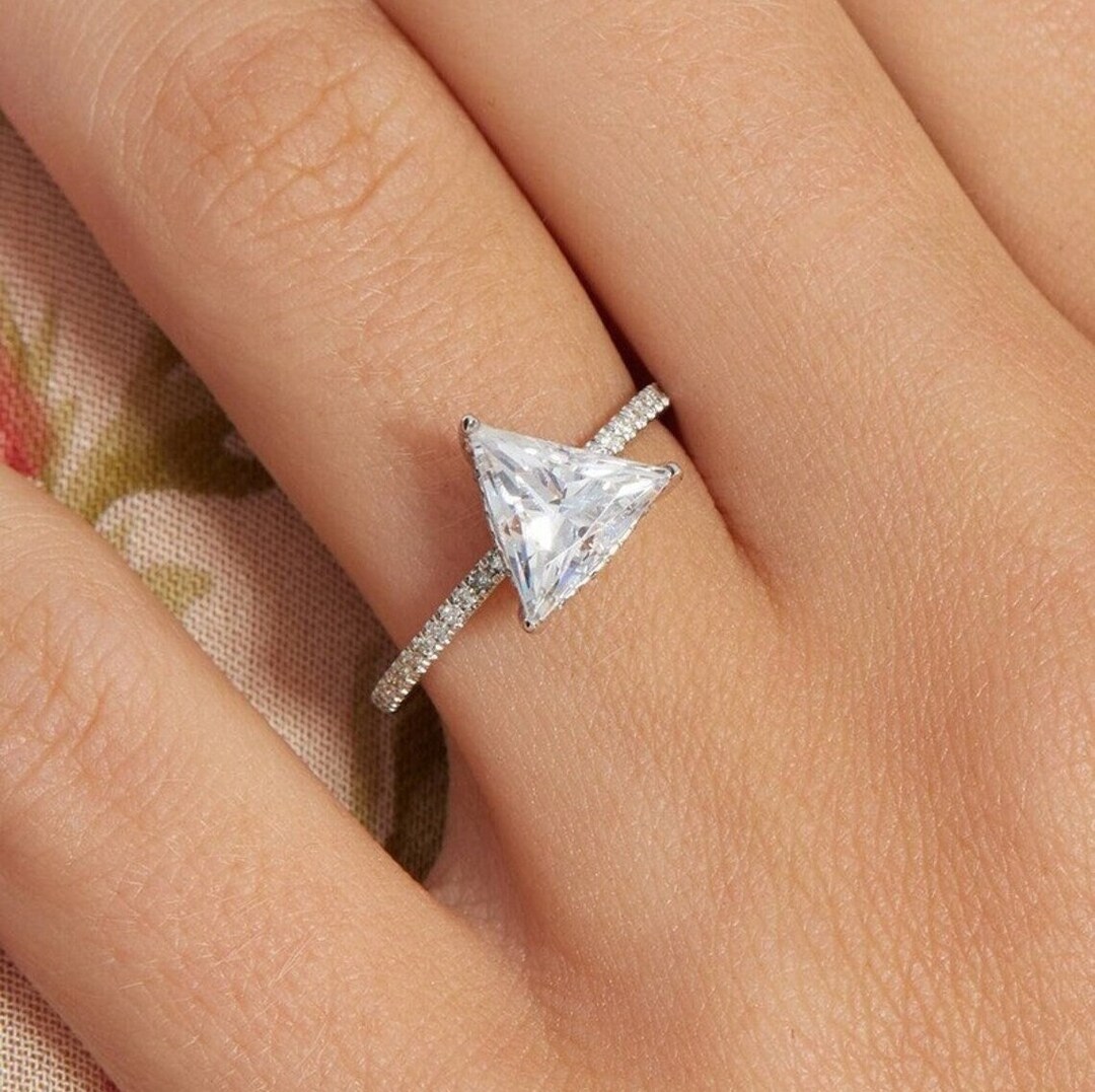 Trilliant Cut Moissanite Engagement Ring 1.5 Ct Solitaire Ring, Comfort ...