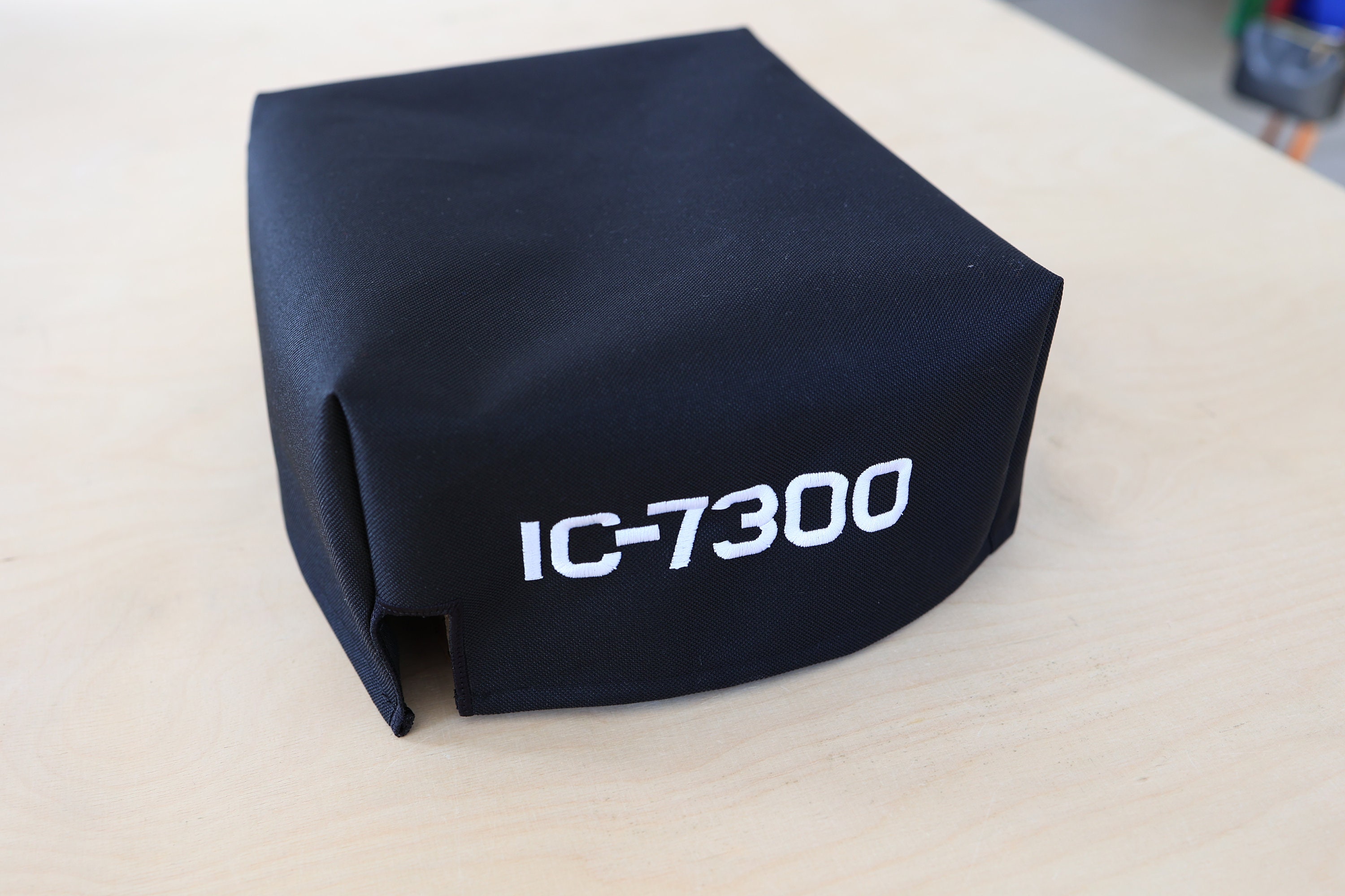 IC-7300 Dust Cover With Mic Window : Waterproof Embroidered Ham Radio ...