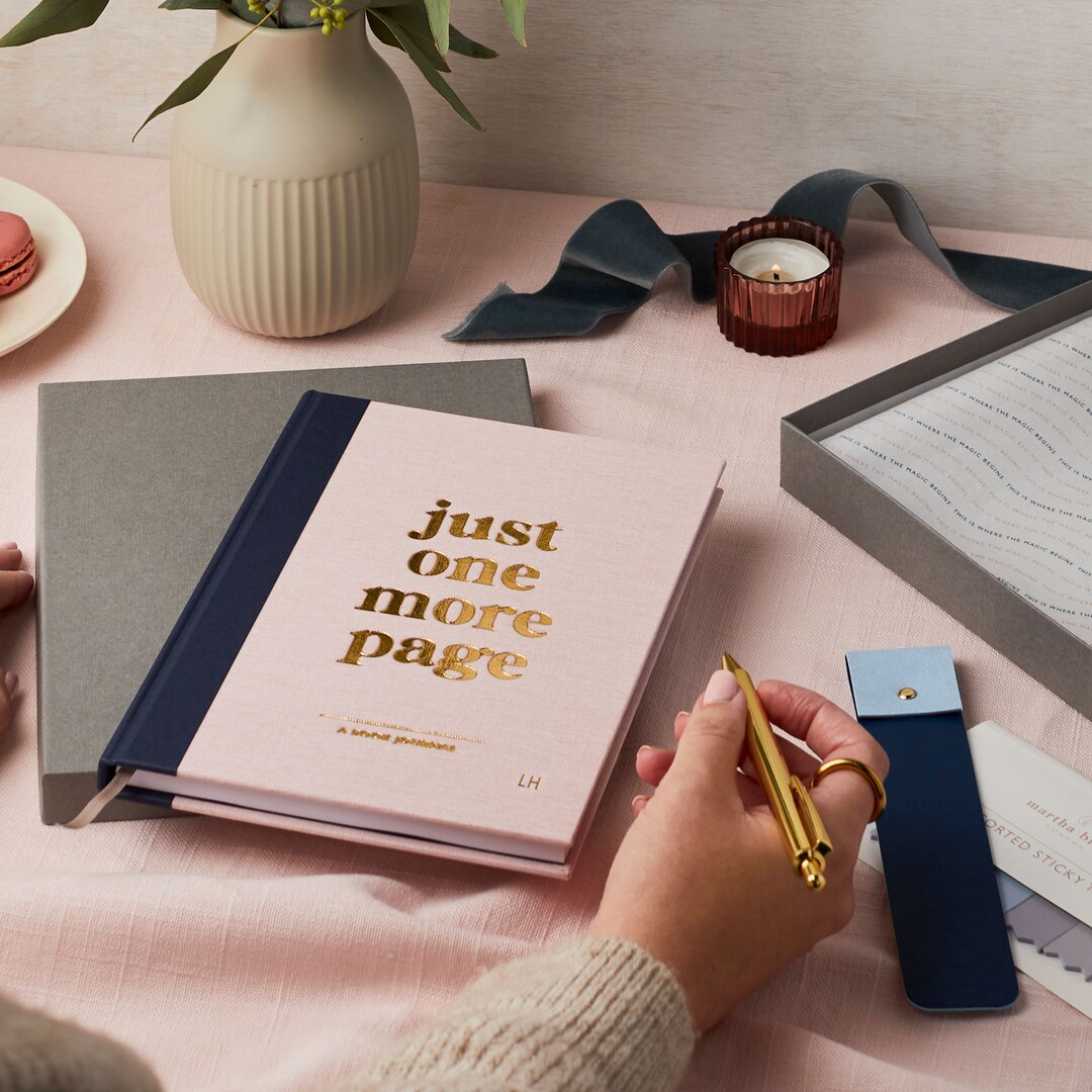 Personalised Book Journal Gift Set - Reading Journal - Book Tracker ...