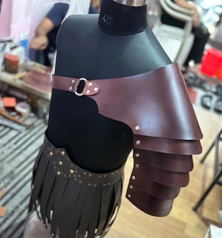 Medieval Spaulder Armor SCA Articulated Pauldron, Genuine Leather - Etsy