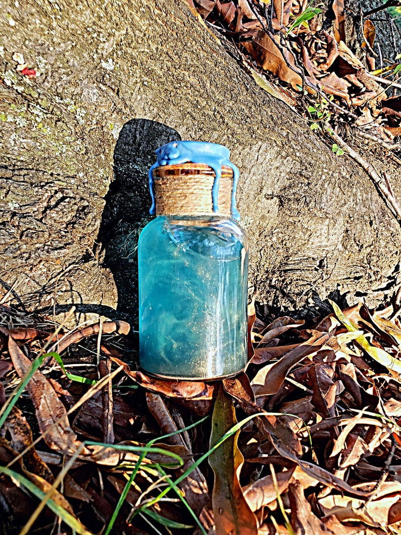 Dnd Color Changing Magic Potion, Stirred Sands Blue Potion Tabletop ...