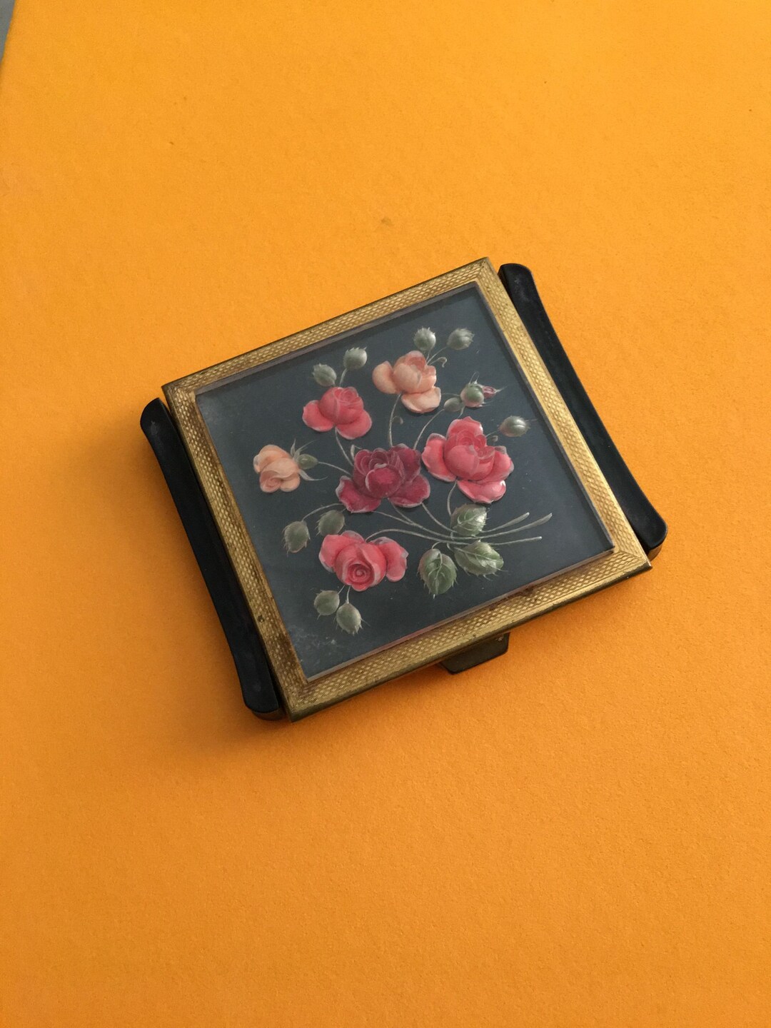 Vintage Reverse Carved Lucite Powder Compact C. 1950 - Etsy