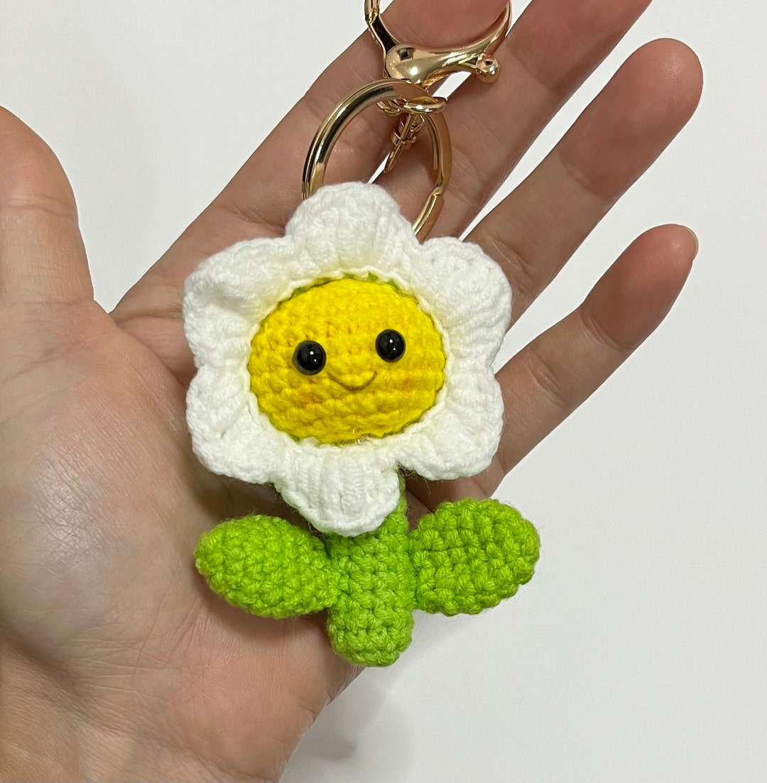 Handmade Crochet Smiley Flower Keychain - Cute Bag Charm - Etsy