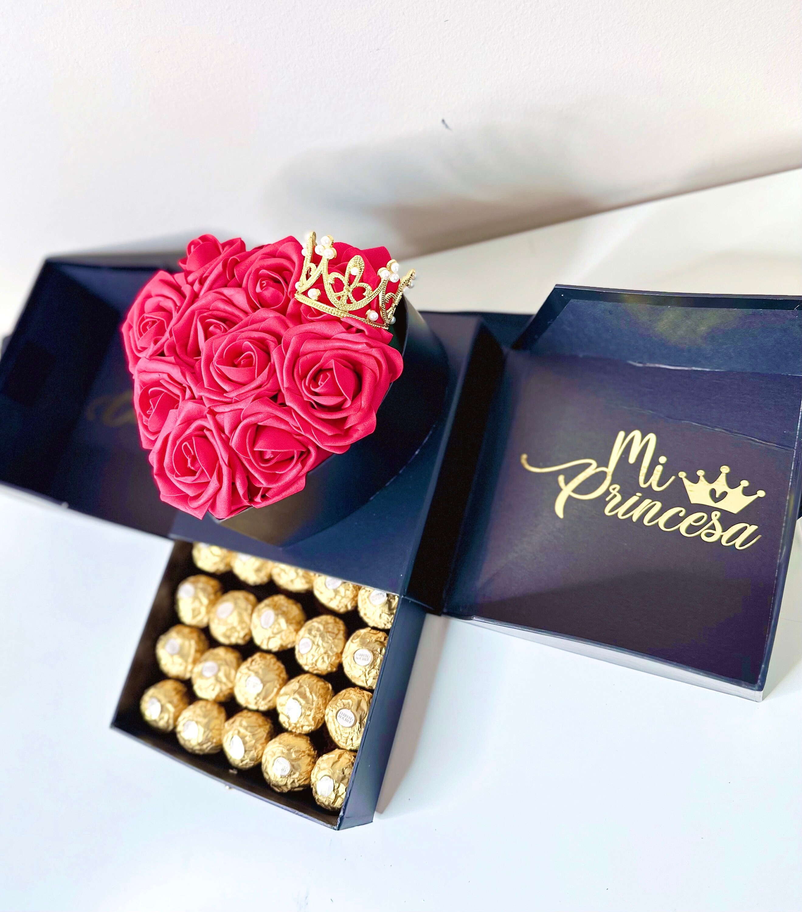 Gift Box With Florewes, Flower Gift Box, Surprise Flower Box, Flowers ...