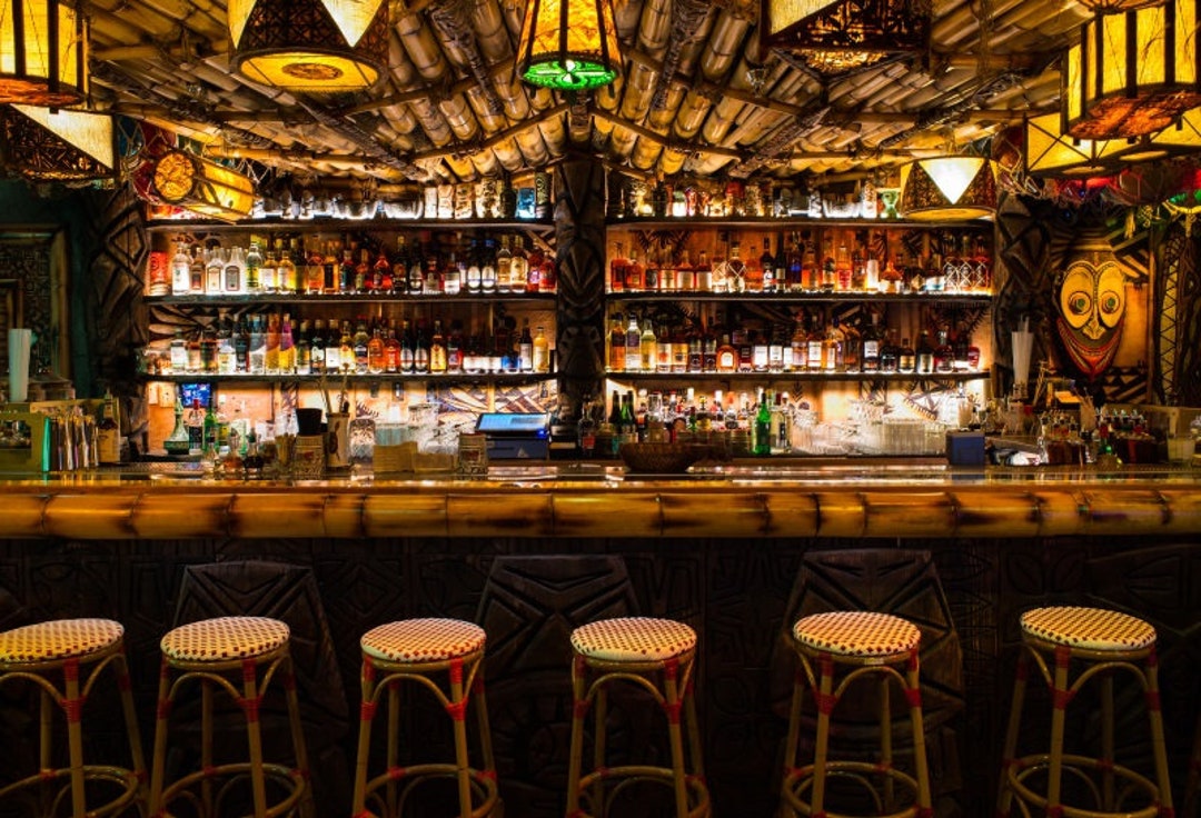 Luxury Bar Backdrop,wine Bottles Eatery Cafes Drink Club Interior ...