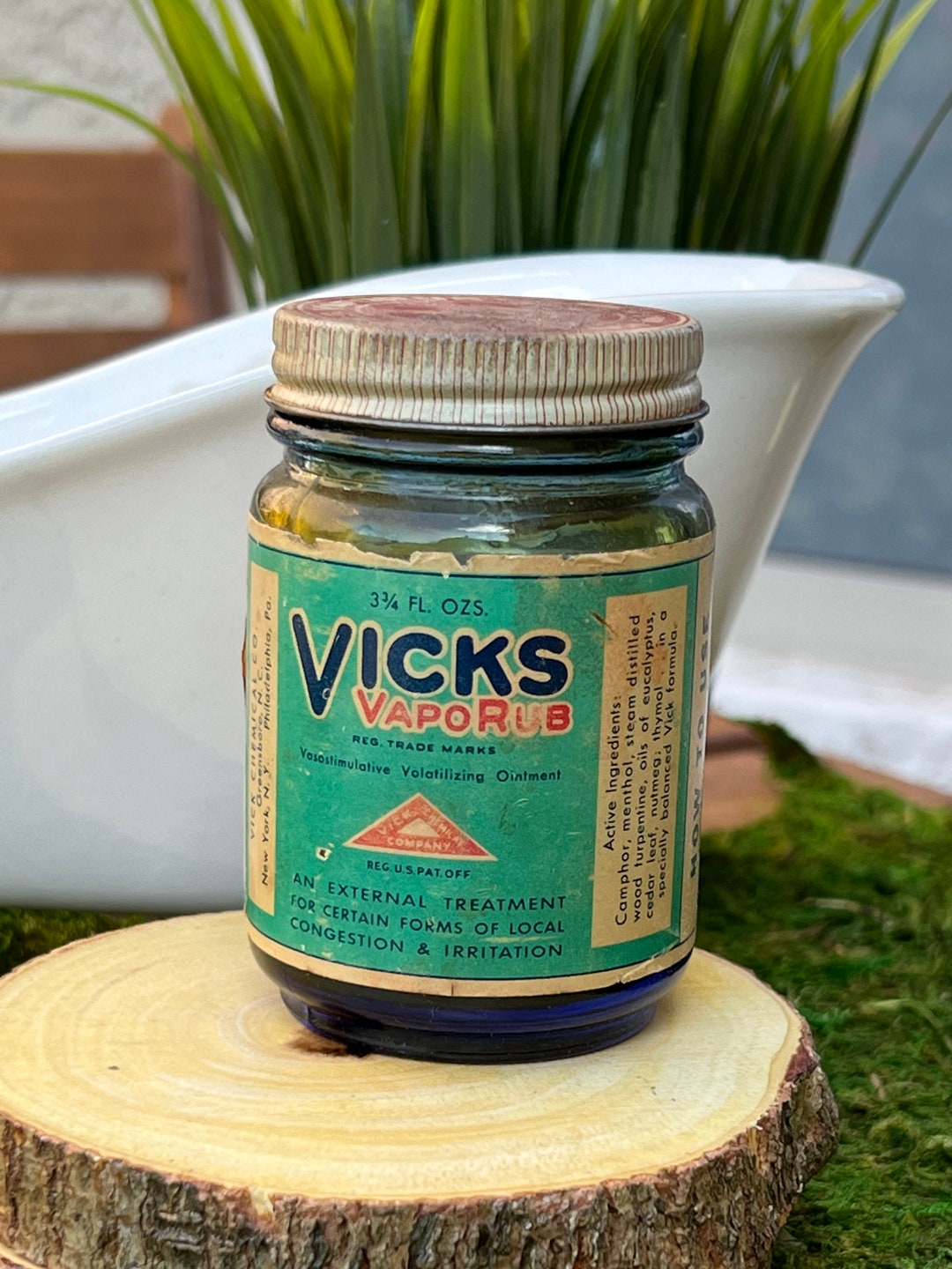 Vintage Vick's Vaporub Glass Jar With Product Still Inside Vintage ...
