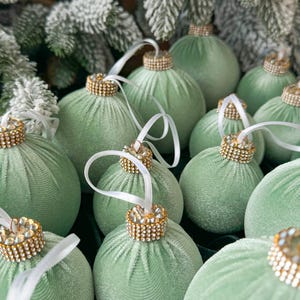 SAGE GREEN VELVET 3,15'' and 2,97'' Christmas Decorations, 18pcs Set ...
