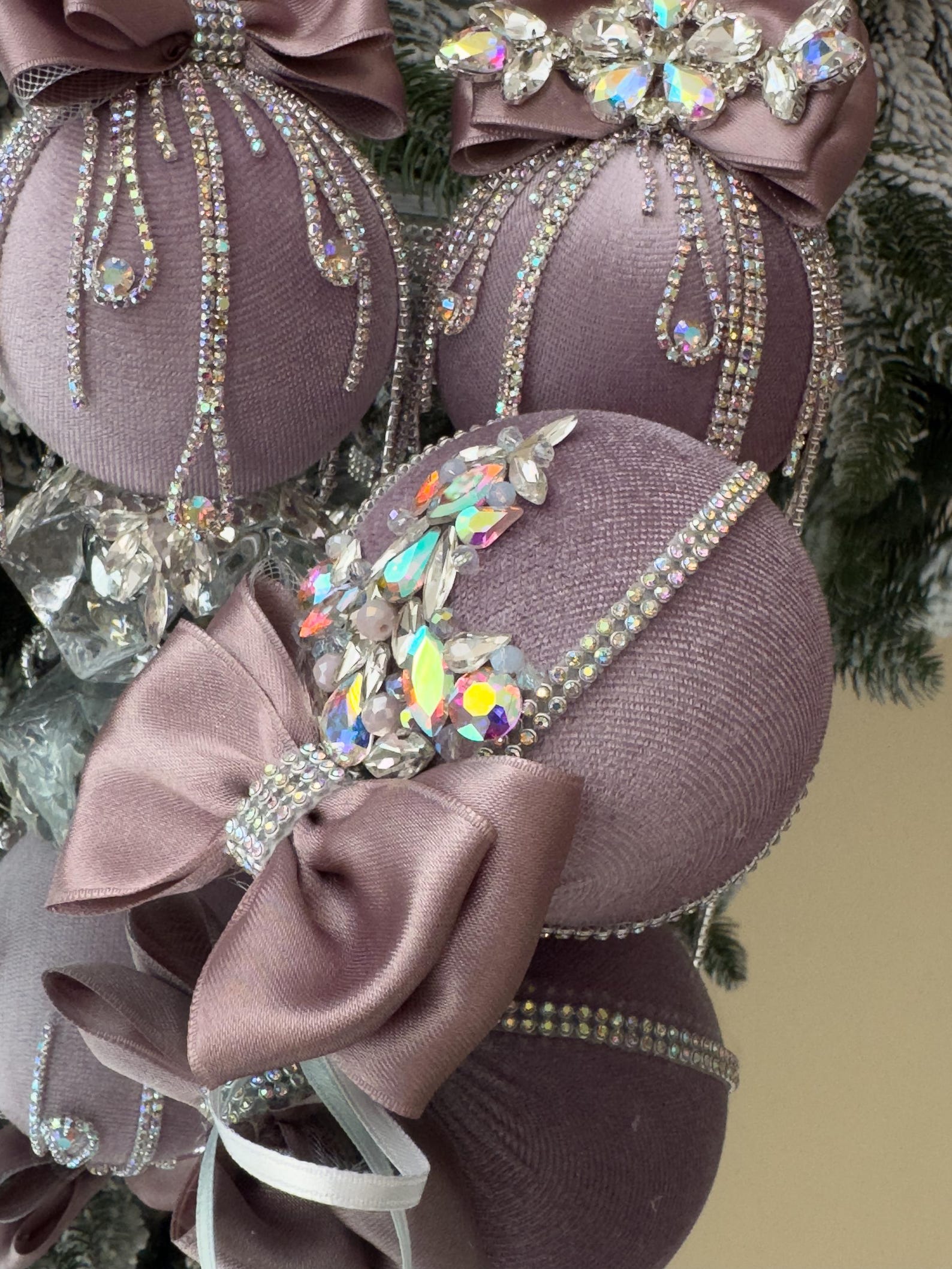 CHRISTMAS DUSTY MAUVE Tree Ornaments 3.15” Velvet Baubles for Holiday ...