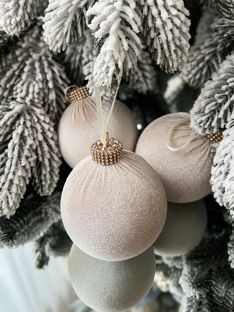 BEIGE TREE DECORATIONS Handmade Velvet Christmas Balls, Beige Christmas ...