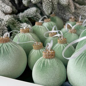 SAGE GREEN VELVET 3,15'' and 2,97'' Christmas Decorations, 18pcs Set ...