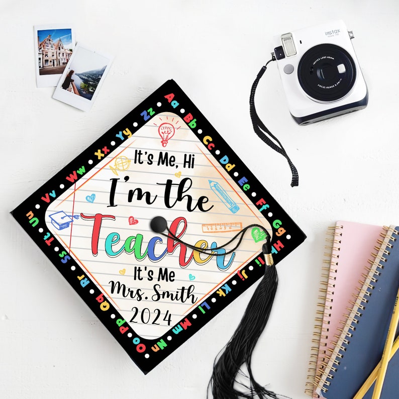 Hi It's Me I'm the Teacher Graduation Cap Topper, Vintage Custom Grad ...