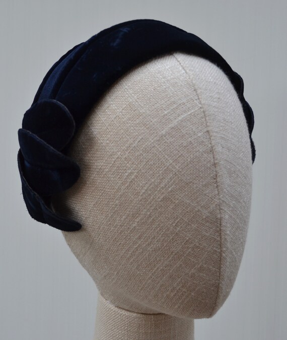 1950s Marten Model, Deep Inky Midnight blue velvet, L… - Gem