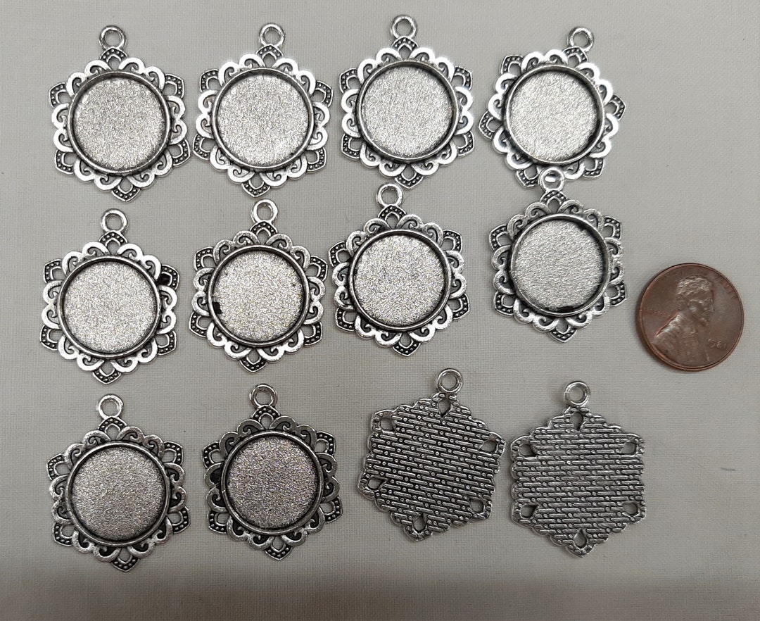 Delightful Small Lacy Scalloped & Swirl Accented Silvertone Cabochon ...