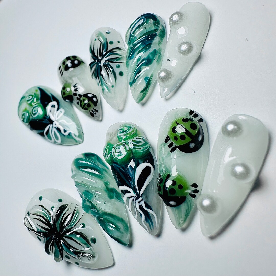 Green Beetle Nails |press on Nails With Green Beetle Design - Elegant ...
