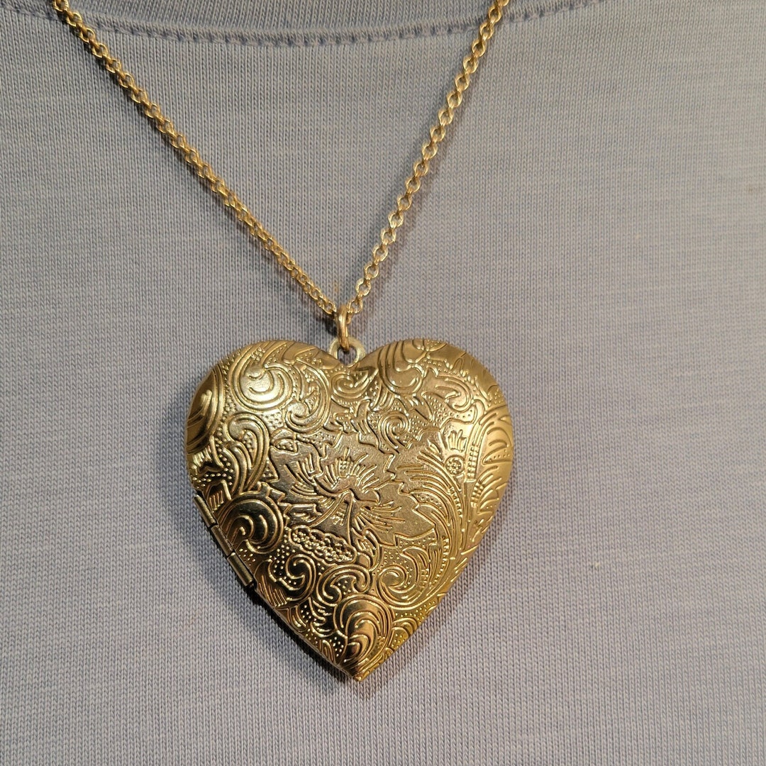 Engraved Heart Locket Opens to Two Sides on Very Nice 29-inch - Etsy