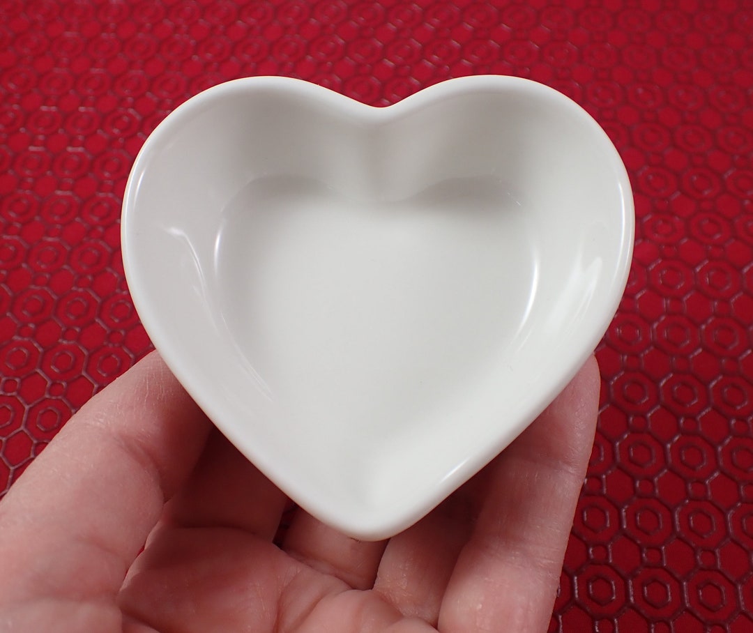 Small White Heart Glass Bowl - Smooth Glass Crystal Bowl - 3 Inch Heart ...