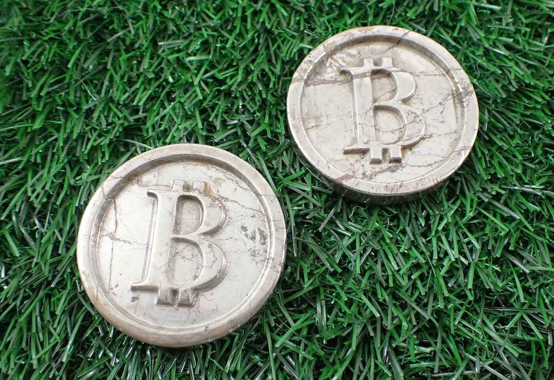 Thick Gold Pyrite Crystal Coin Carving - Metallic Shiny Gold Crystal ...