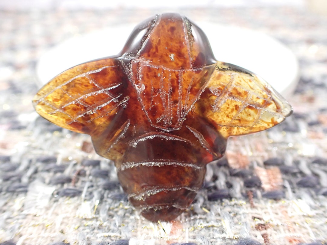 Gorgeous Indonesian Amber Bee Handmade Carving - 1.75 Inch Part ...