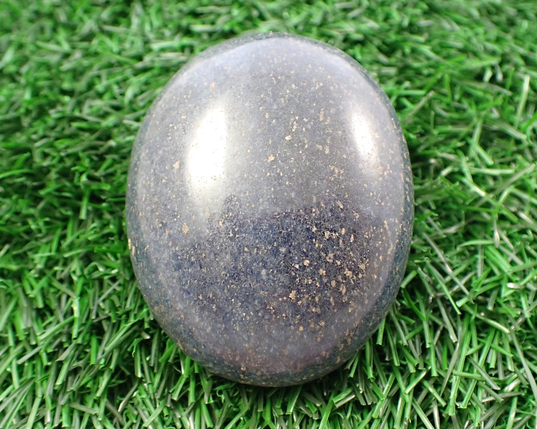 1 Piece Natural Blue Sandstone Crystal Palm Stone - Navy Spotted Oval ...