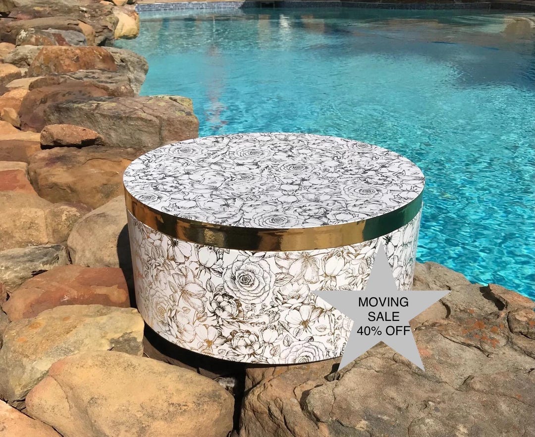 New X-large Round White/gold Floral Hat Box , Lid Has Metallic Gold ...