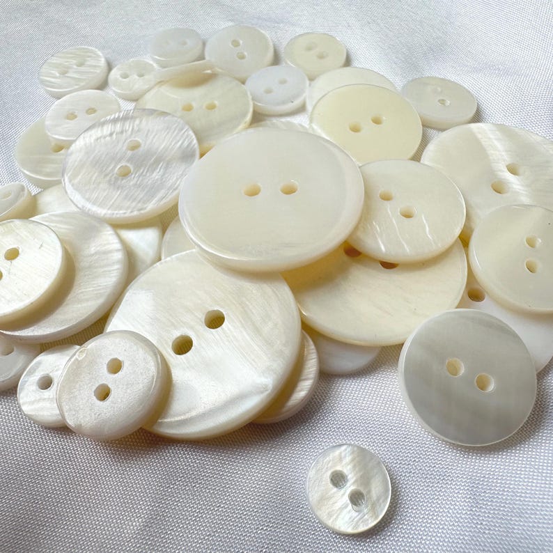 2 Hole Wholesale Real Mother of Pearl Natural Shell Buttons. Bulk High ...