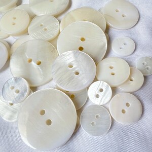 2 Hole Wholesale Real Mother of Pearl Natural Shell Buttons. Bulk High ...